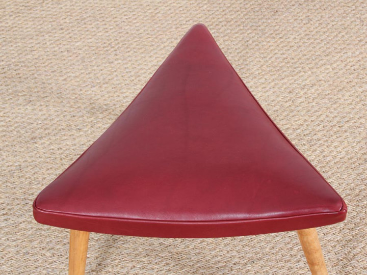 Mid-Century modern danish 3 legs stool in oak | Galerie Møbler