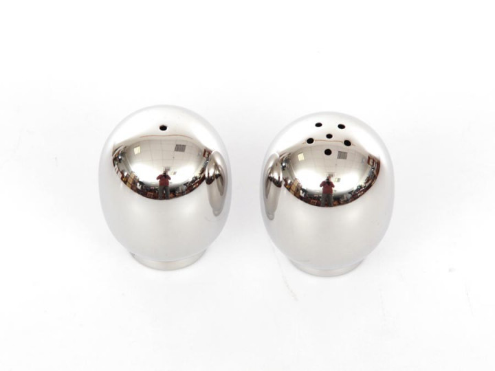 Set of 2 salt and pepper Super Egg grinders by Piet Hein. New edition ...
