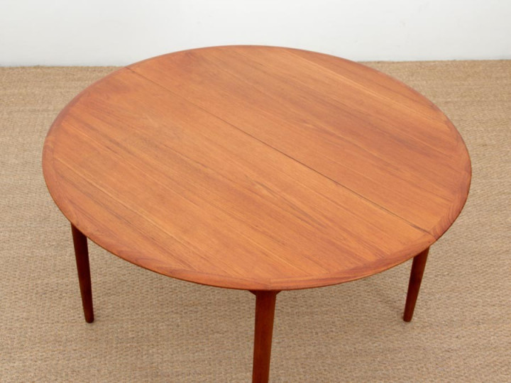 Mid-Century modern scandinavian roudnd dining in teak 4/8 seats by ...