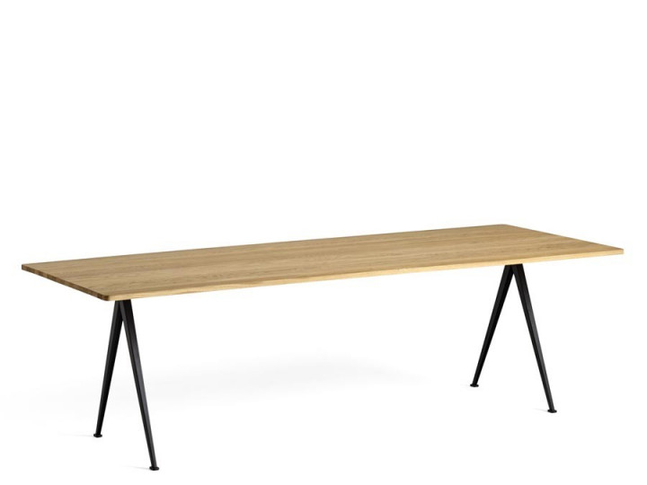 Pyramid Table 02. 3 size 6 à 10 seat | Galerie Møbler