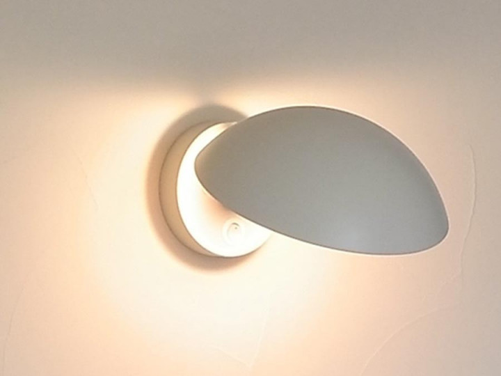 PH Hat wall lamp. New edition. | Galerie Møbler