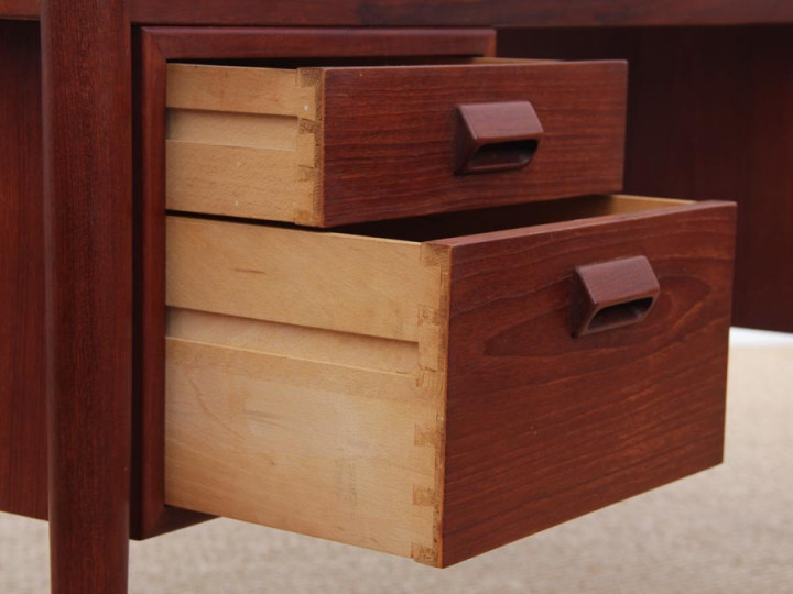 Mid-Century modern scandinavian large desk in teak, model 130 by Borge ...