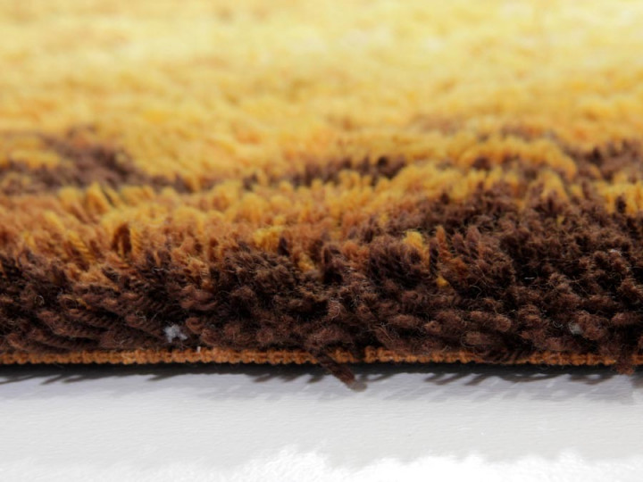 Rya rugs in wool with orange motifs. | Galerie Møbler