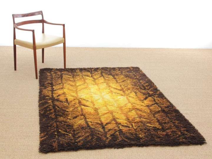 Rya rugs in wool with orange motifs. | Galerie Møbler