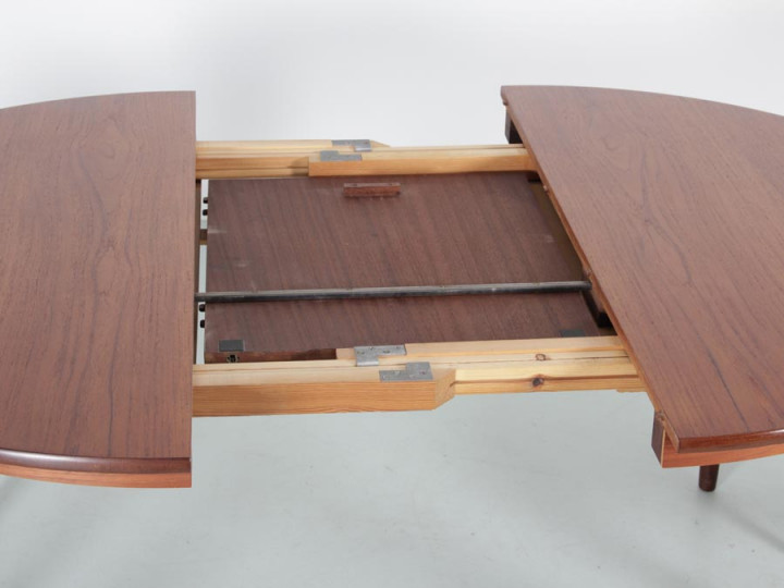 Table de repas scandinave à rallonges Dining set en teck model 630 ...