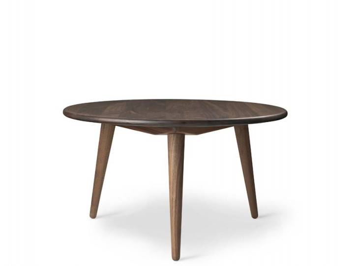 Table basse scandinave modèle CH008 noyer. Edition neuve. | Galerie Møbler