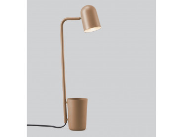 Buddy warm beige Table Lamp. | Galerie Møbler