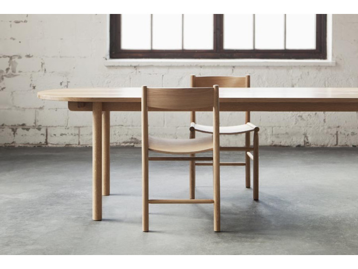 Basic dining table oval (oak). 3 sizes | Galerie Møbler