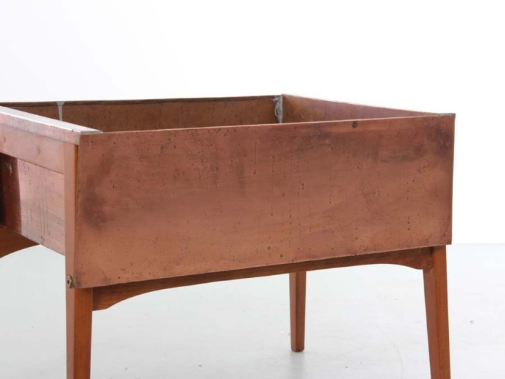 Mid-Century modern scandinavian planter in copper | Galerie Møbler
