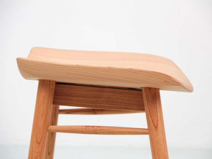 Japanese stool "Petal Stool" by Kotaro Mori | Galerie Møbler