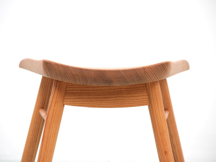 Japanese stool "Petal Stool" by Kotaro Mori | Galerie Møbler