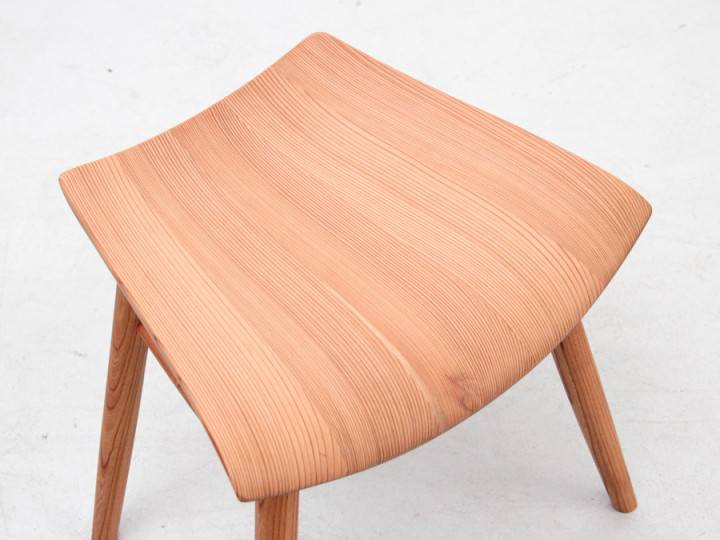 Japanese stool "Petal Stool" by Kotaro Mori | Galerie Møbler