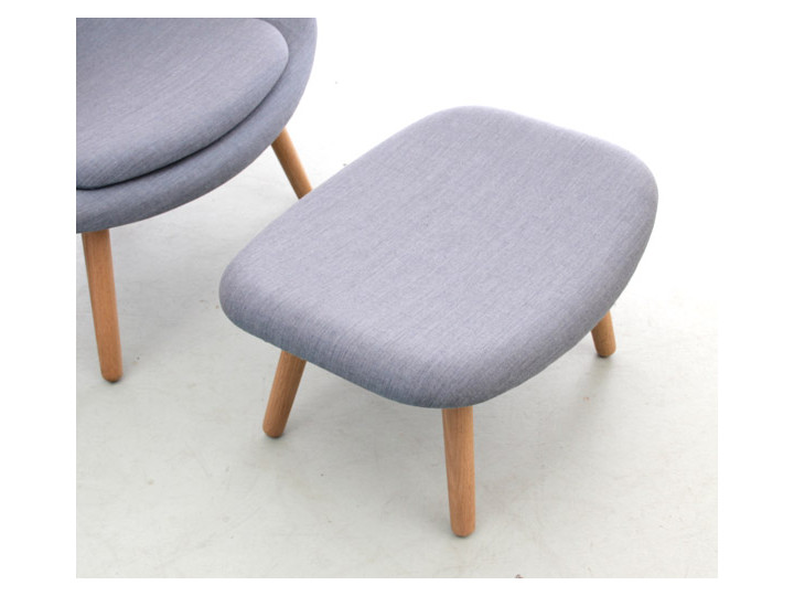 About A Lounge AAL 92 with foot stool | Galerie Møbler